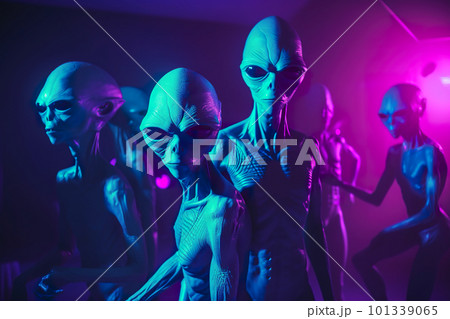 Typical slim aliens at disco nightclub, AI...のイラスト素材 [101339065] - PIXTA