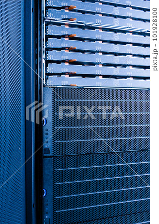 server rack with uncovered data storage arrays...の写真素材 [101928100] - PIXTA