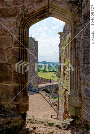 Interior of Raglan Castle - Raglan,...の写真素材 [104609727] - PIXTA