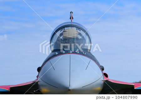 F2戦闘機 正面ビジュアル キャノピー 機首の写真素材 [104807990] - PIXTA