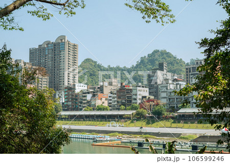 Xindian district Bitan riverside park in New...の写真素材 [106599246] - PIXTA