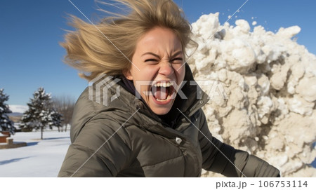 A woman is screaming in the snow, AIのイラスト素材 [106753114] - PIXTA