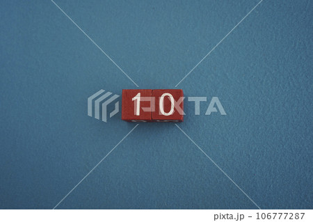 Wooden Viva Magenta cubes with number 10 on...の写真素材 [106777287] - PIXTA