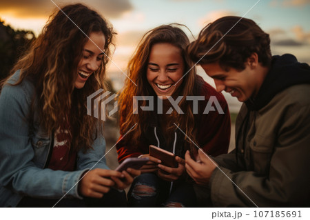 Millennials on a beach, laughing together as...のイラスト素材 [107185691] - PIXTA