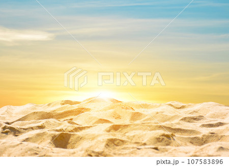 Sandy beach and sunshine sky backgroundの写真素材 [107583896] - PIXTA