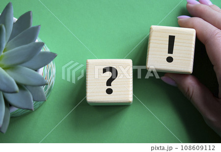Question mark and exclamation mark symbol....の写真素材 [108609112] - PIXTA