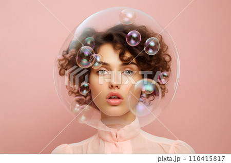 Woman inside a big soap bubble, introvert,...のイラスト素材 [110415817] - PIXTA