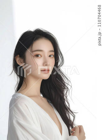 カメラ目線でこちらを見る美しい女性（AI生成画像）のイラスト素材 [110704468] - PIXTA