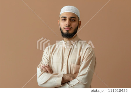 portrait of an islamic man on beige backgroundのイラスト素材 [111918423] - PIXTA