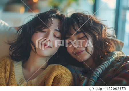 Two Friends Embracing on a Couch in a Surreal...のイラスト素材 [112002176] - PIXTA