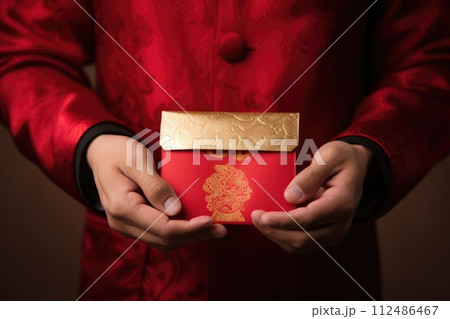 a lucky red packet for person in Chinese New...のイラスト素材 [112486467] - PIXTA