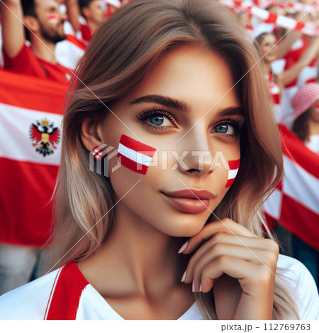 Austrian Young Female Soccer Fan with Painted...のイラスト素材 [112769763] - PIXTA