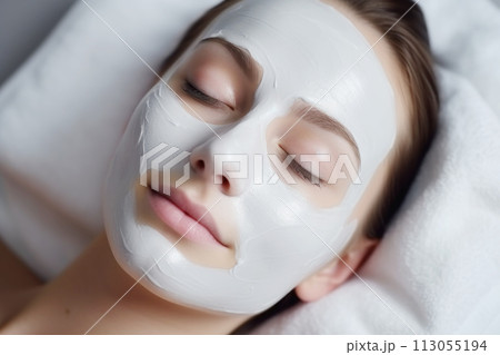 Close up of woman making facial mask, skin care...のイラスト素材 [113055194 ...