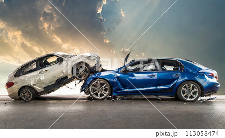 Car accident two cars crashed on a highwayのイラスト素材 [113058474] - PIXTA
