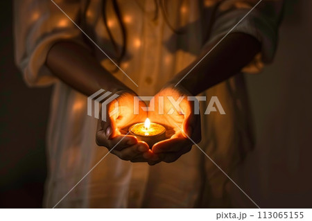 Person Holding Lit Candle in Handsのイラスト素材 [113065155] - PIXTA