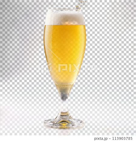 Shandy glass tall and filled with pale golden...のイラスト素材 [113903785] - PIXTA