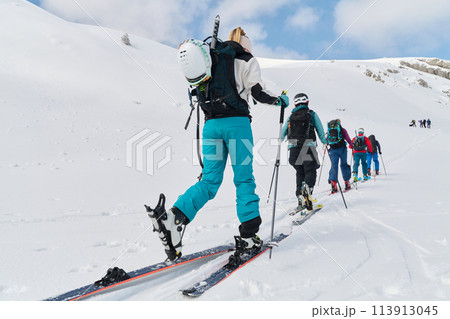 Pushing Limits on High: A Team of Experts...の写真素材 [113913045] - PIXTA