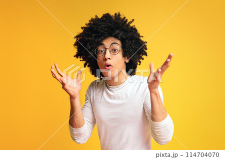 No way. Surprised bushy millennial man...の写真素材 [114704070] - PIXTA