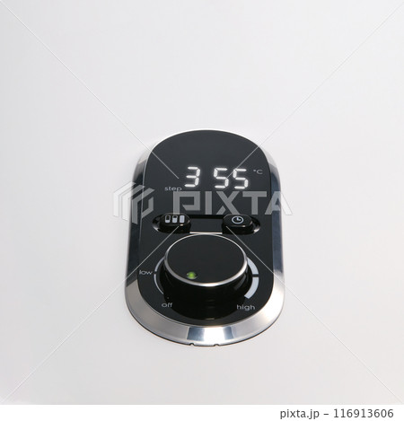 Close-up modern tanked boiler thermostat...の写真素材 [116913606] - PIXTA