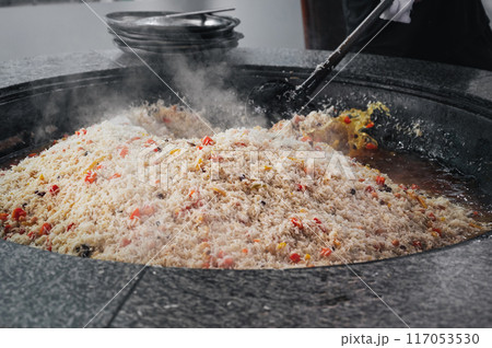 cook cooking traditional oriental Asian Uzbek...の写真素材 [117053530] - PIXTA