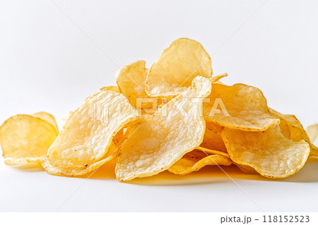Pile of ordinary potato chips isolated on a...のイラスト素材 [118152523] - PIXTA