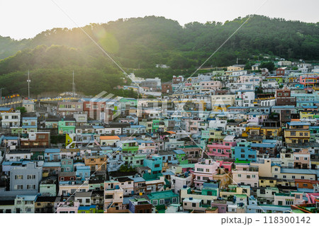 Colorful hillside homes of Busan basking in...の写真素材 [118300142] - PIXTA