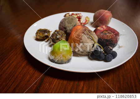 Spoiled and rotten tropical fruits - lychee,...の写真素材 [118620853] - PIXTA