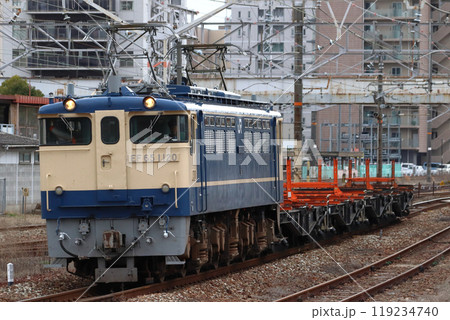 山陽本線岡山地区を行くレール輸送列車（EF65形電気機関車）の写真素材 [119234740] - PIXTA