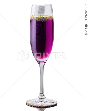 Idaho Huckleberry Bellini Flute glass with...のイラスト素材 [119285907] - PIXTA