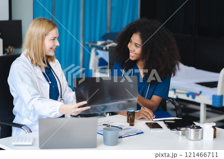 Doctor team, analysis the blood test...の写真素材 [121466711] - PIXTA