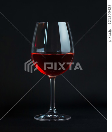 Elegant red wine glass on displayのイラスト素材 [121899428] - PIXTA