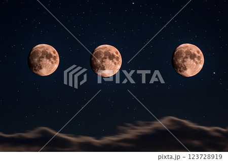 Three full moons shining brightly in a starry...のイラスト素材 [123728919] - PIXTA