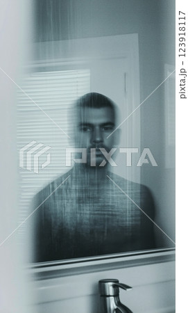 Reflections in the Showerのイラスト素材 [123918117] - PIXTA