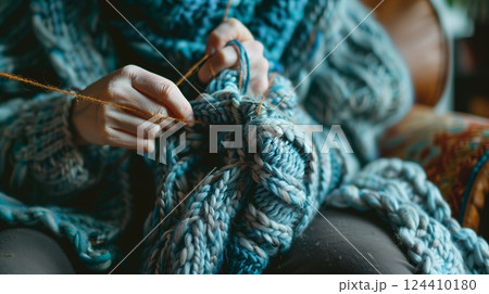 A candid photo captures someone knitting a...のイラスト素材 [124410180] - PIXTA