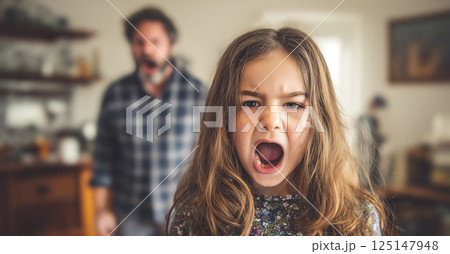 A child cries while parents argue in the...のイラスト素材 [125147948] - PIXTA
