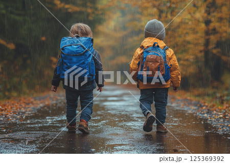 wo kids going to the school with his bags....のイラスト素材 [125369392] - PIXTA