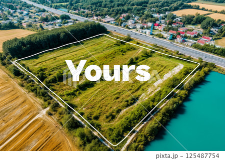 An aerial view showcases a rectangular plot of...のイラスト素材 [125487754] - PIXTA