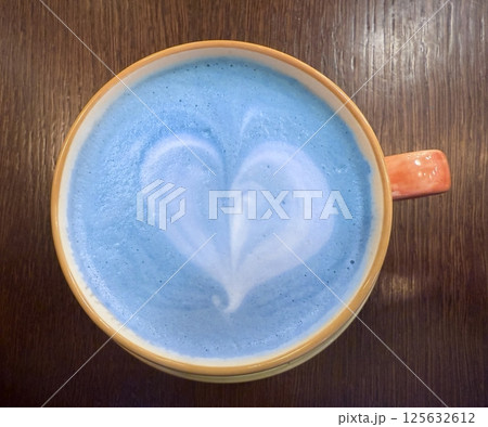 hot latte art coffee with colored foam on...のイラスト素材 [125632612] - PIXTA
