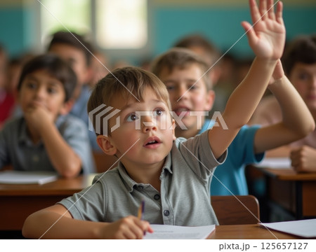Boy raising hand in class, confused,...のイラスト素材 [125657127] - PIXTA