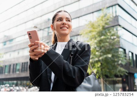 Stylish successful woman entrepreneur in her...の写真素材 [125783254] - PIXTA