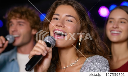 Group of Young Adults Singing and Laughing on...のイラスト素材 [127559791] - PIXTA