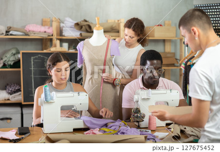 Focused attendees of dressmaking courses...の写真素材 [127675452] - PIXTA