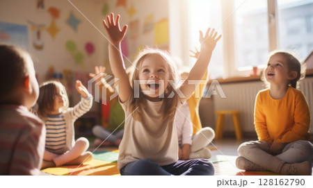 happy preschool children playing and learningのイラスト素材 [128162790] - PIXTA