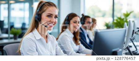 Professional customer service team providing...のイラスト素材 [128776457] - PIXTA