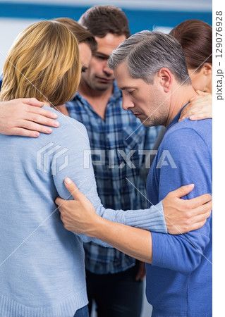 Group therapy and support - middle aged men and...のイラスト素材 [129076928 ...