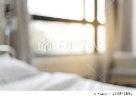 Soft Focus Hospital Room with Bed and Window...のイラスト素材 [129371686] - PIXTA
