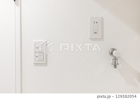 コンセント 電源 Japanese power outlet interior partsの写真素材 [129382054] - PIXTA