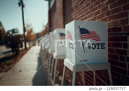 A row of voting boxes with the word Vote on themのイラスト素材 [129837727] - PIXTA