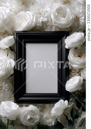 Black funeral frame with white roses in a...のイラスト素材 [130021008] - PIXTA