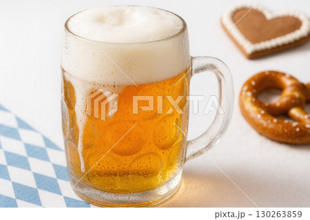 Frothy Beer Stein With Pretzel, Bavarian...のイラスト素材 [130263859] - PIXTA